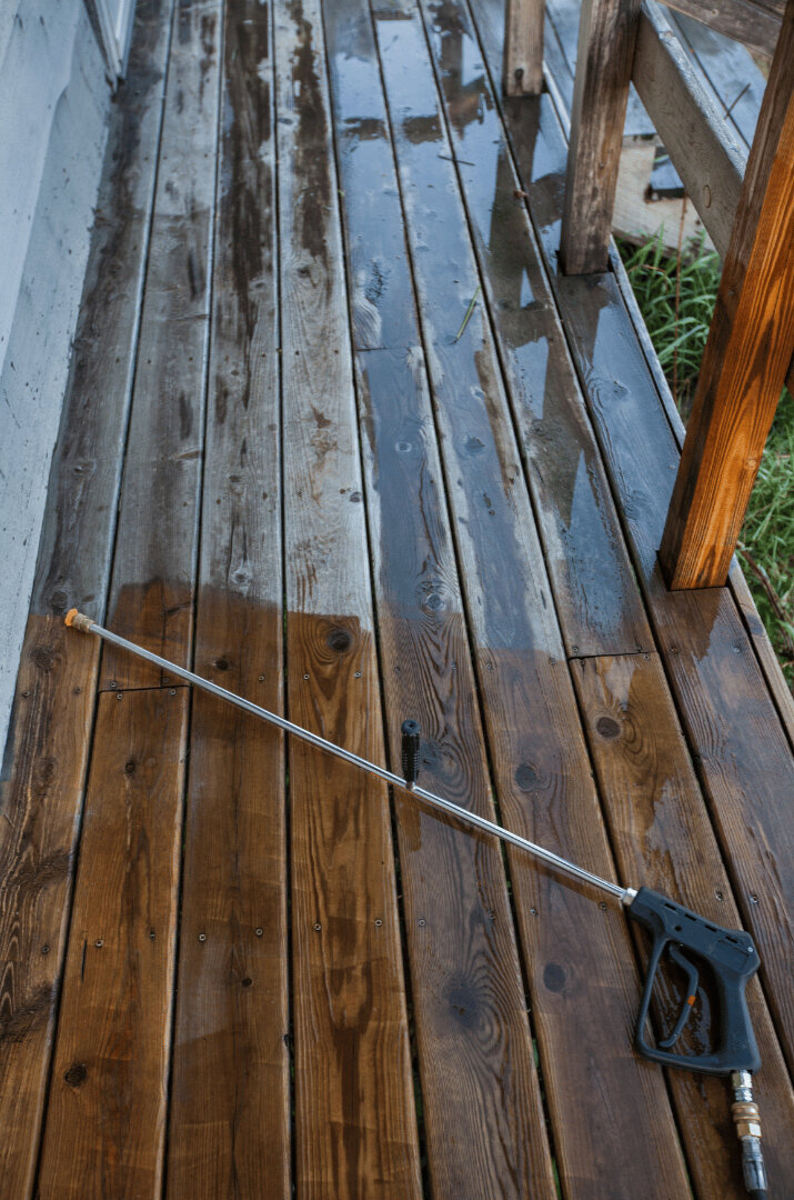 Decking Cleaning Service | Pressure washing in Reigate